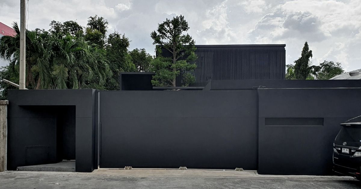 Black house / Whyframe design studio | Wazzadu